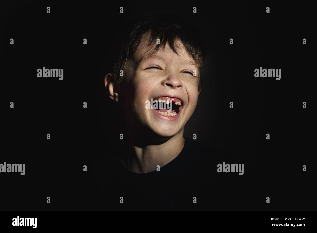 Toothless smile hi-res stock photography and images - Alamy