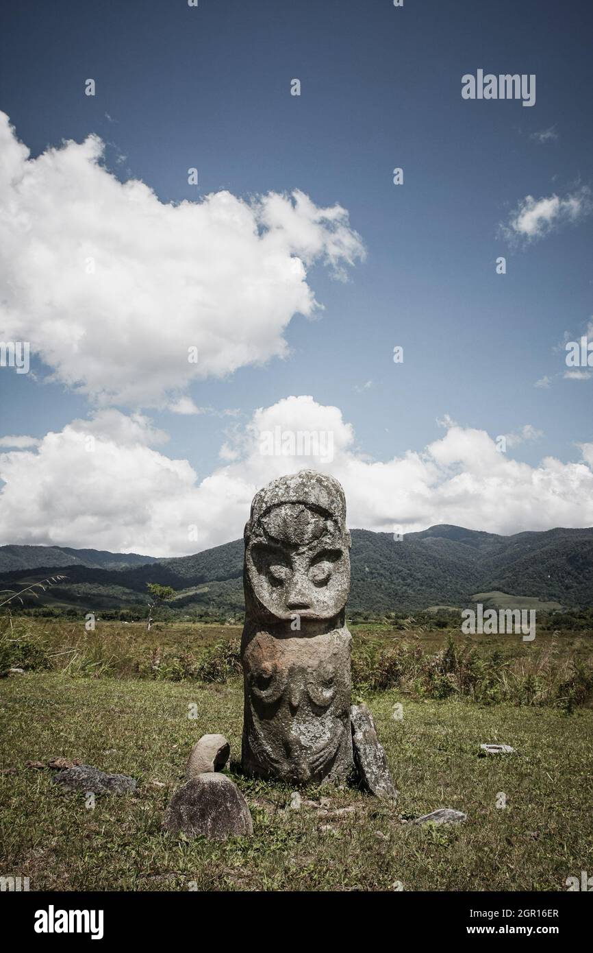 Tadulako statue hi-res stock photography and images - Alamy