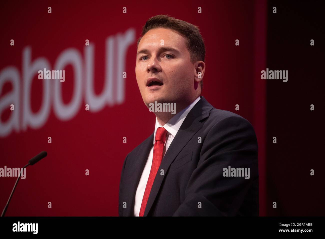 Shadow secretary of state for health and social care wes hi-res stock ...