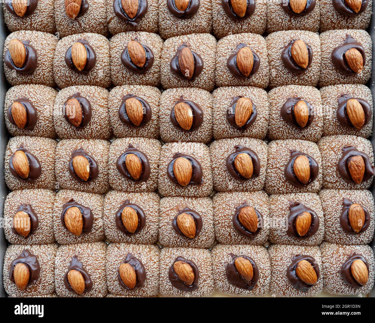 Pistachio deserts hi-res stock photography and images - Alamy