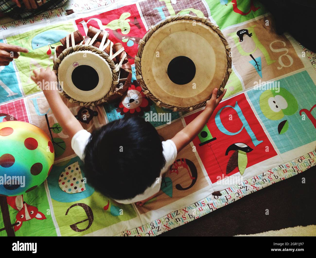 Tabla player hi-res stock photography and images - Alamy