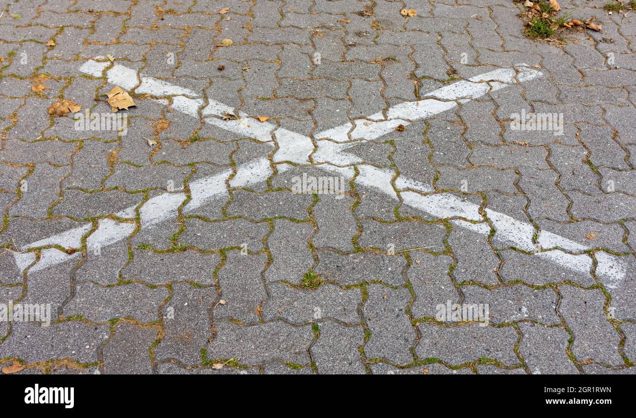 Cracked cross hi-res stock photography and images - Alamy