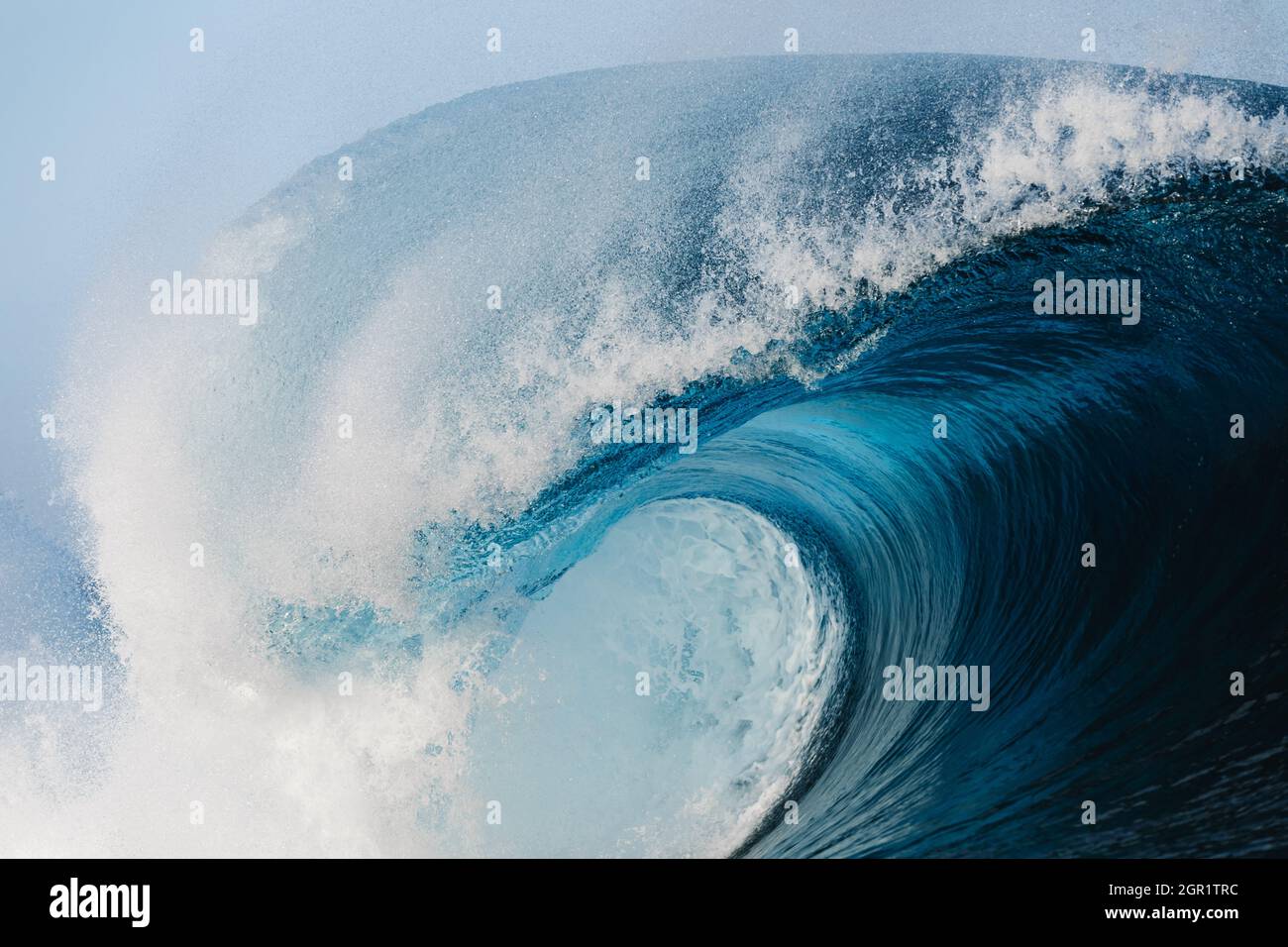 Heavy wave hi-res stock photography and images - Alamy