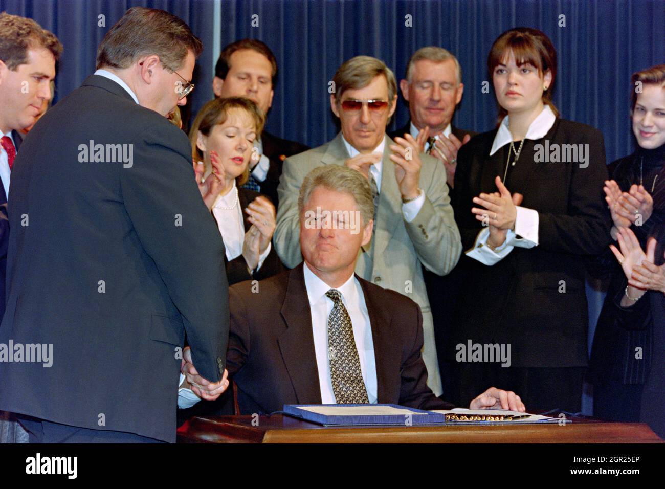 1996 political signs hi-res stock photography and images - Alamy