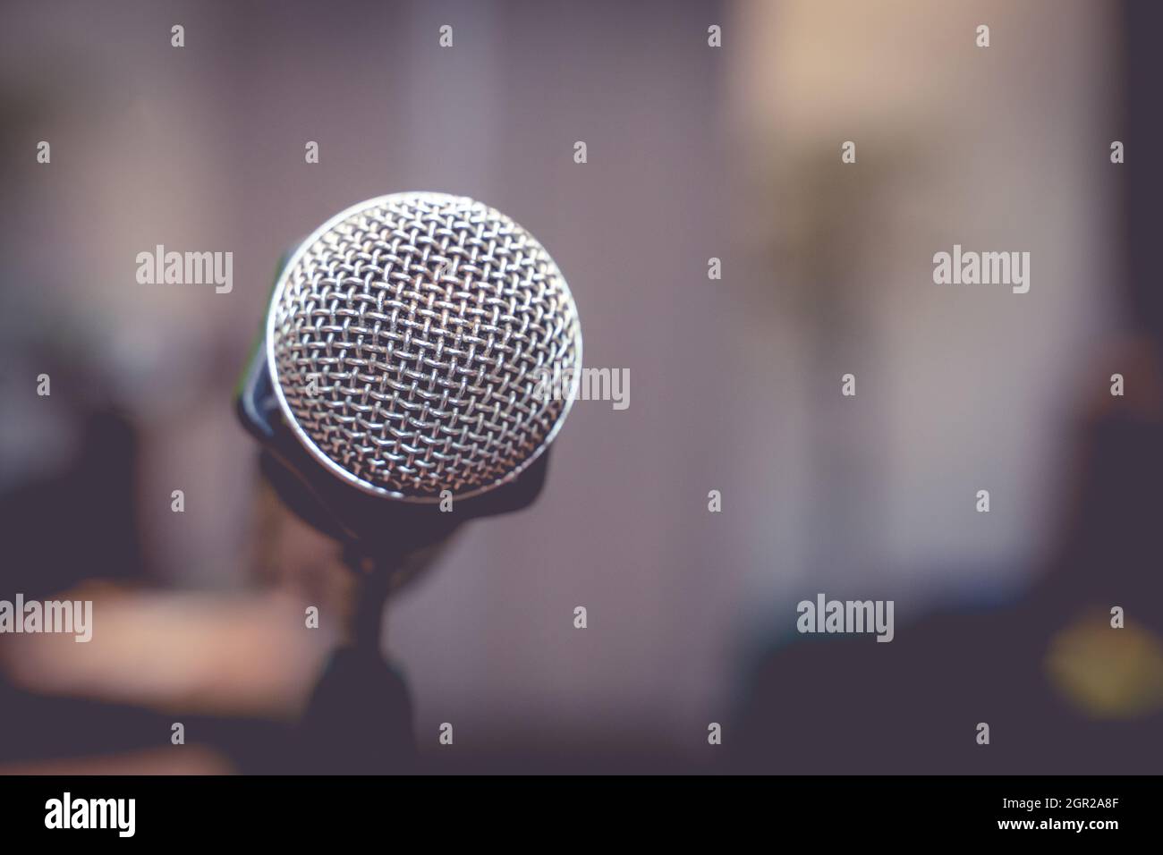 Retro microphone vector hi-res stock photography and images - Alamy