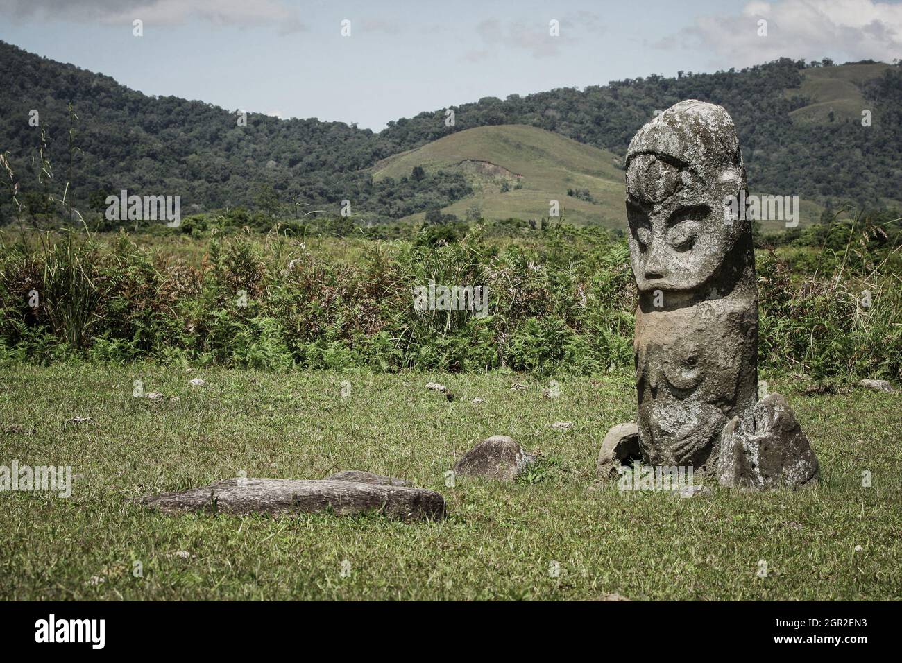 Tadulako statue hi-res stock photography and images - Alamy