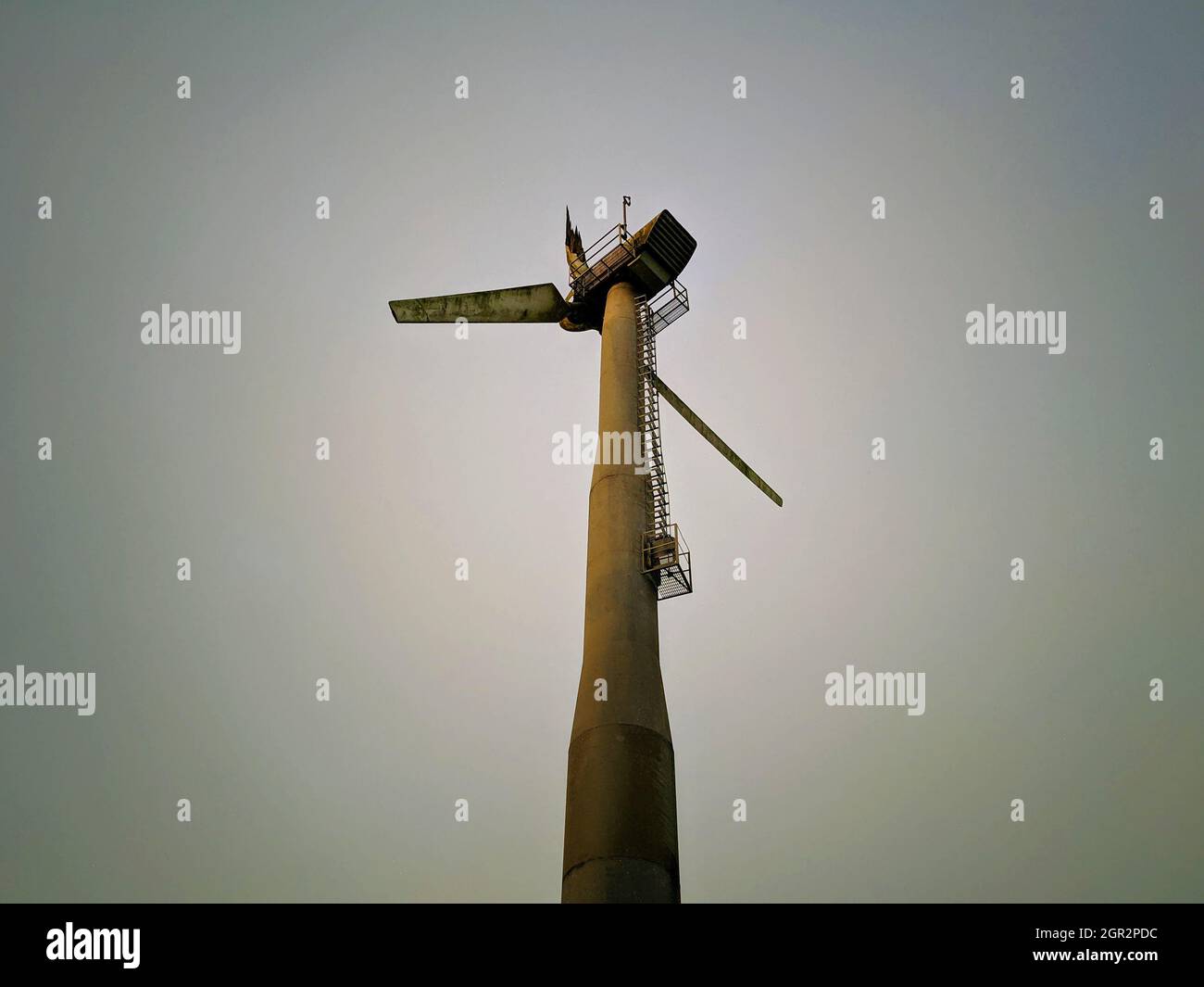 Broken wind hi-res stock photography and images - Alamy