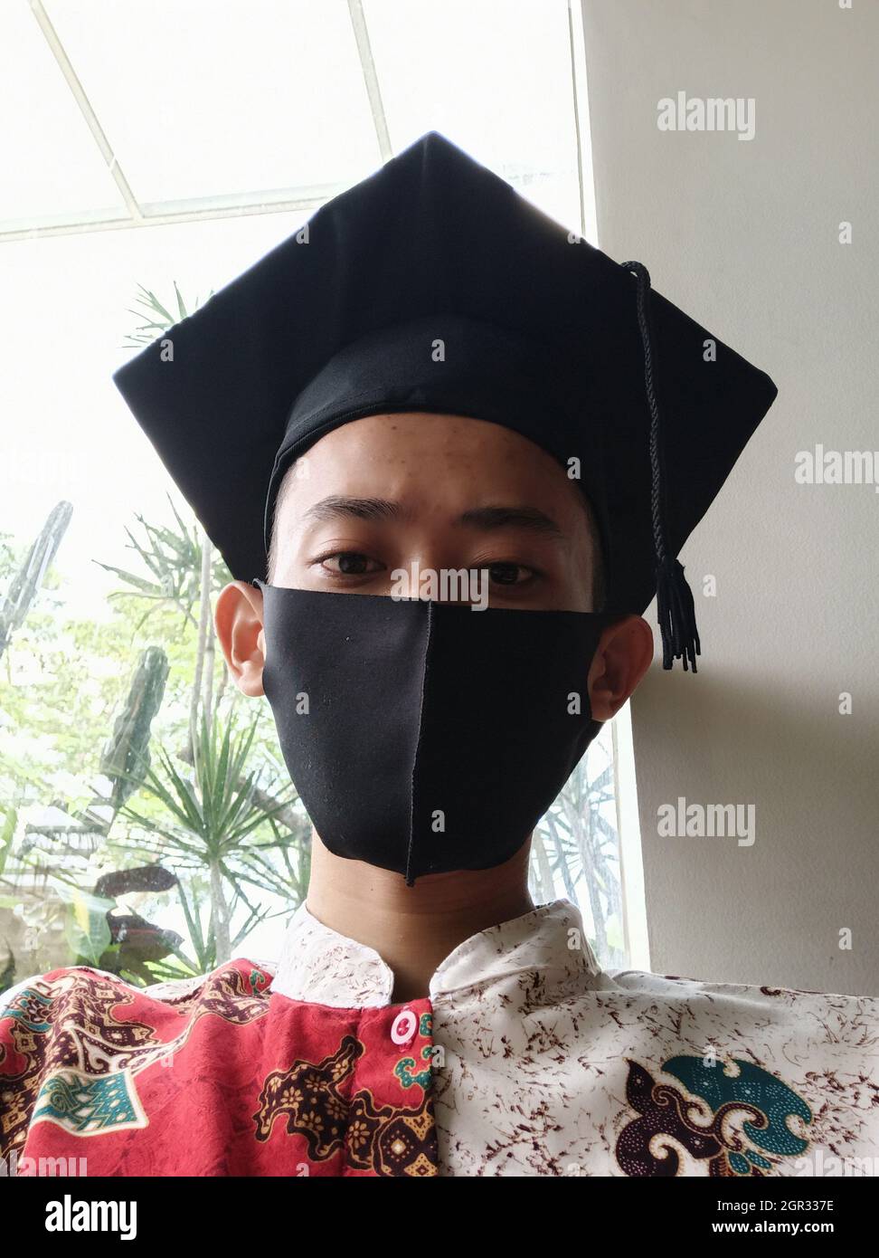 Wisuda hi-res stock photography and images - Alamy