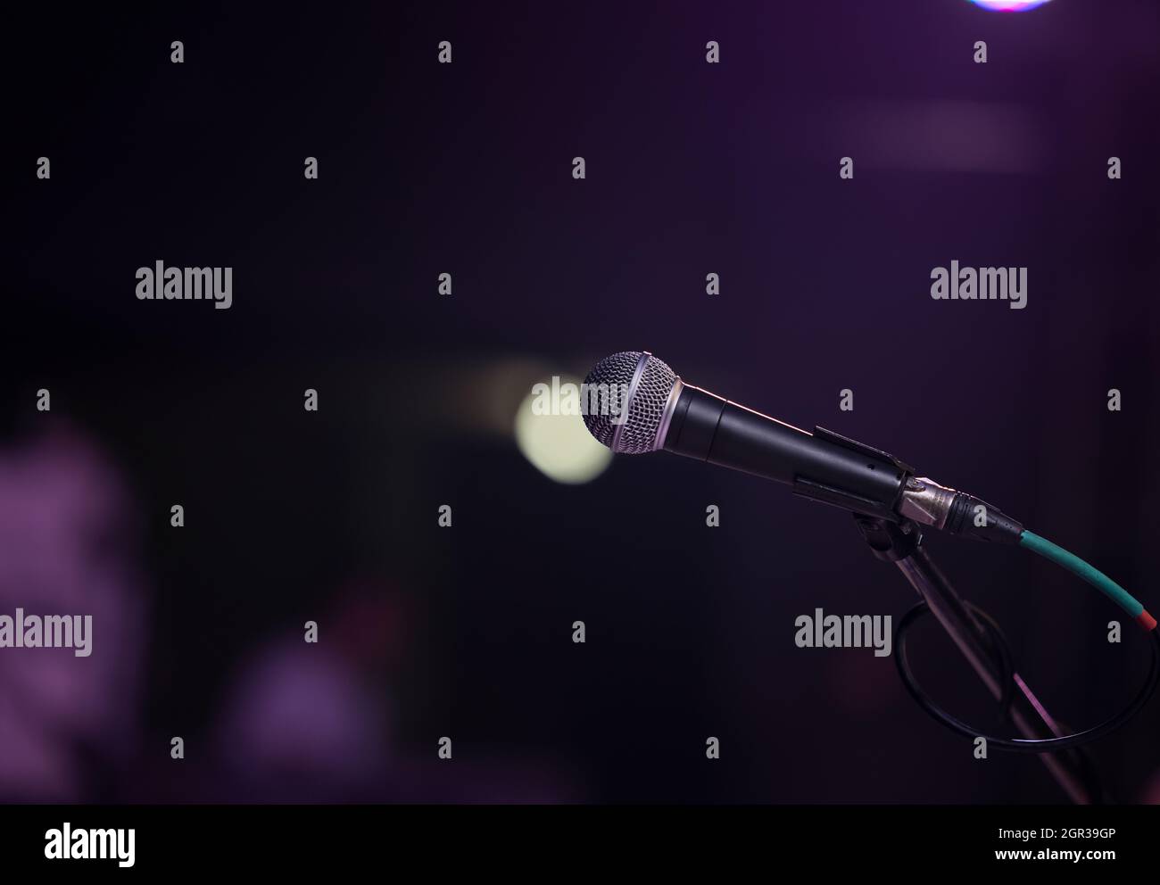 Microphone and light stadium hi-res stock photography and images - Alamy