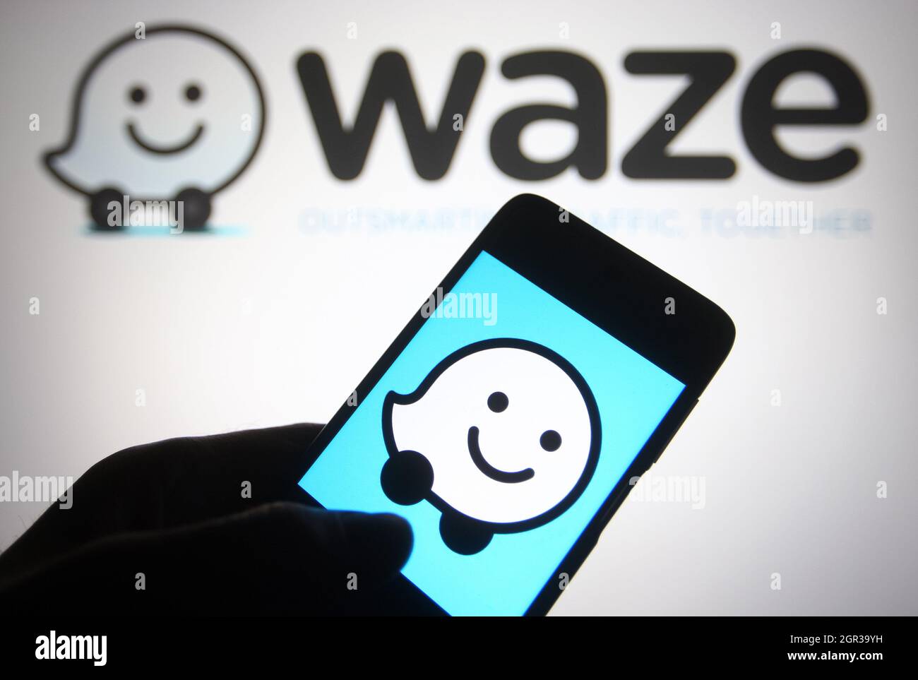 Waze logo hi-res stock photography and images - Alamy