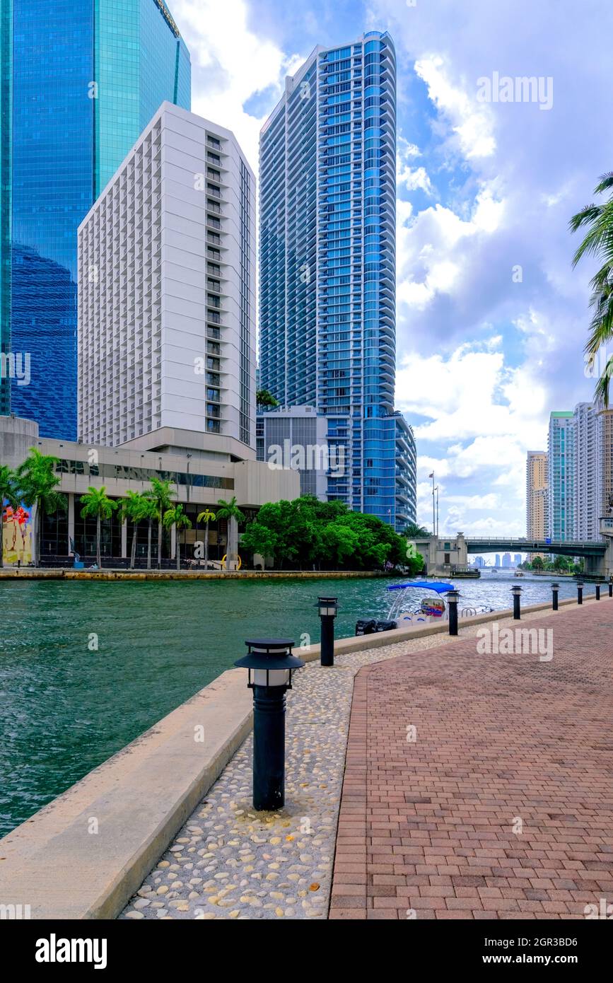 The Miami River in Downtown Miami Stock Photo - Alamy