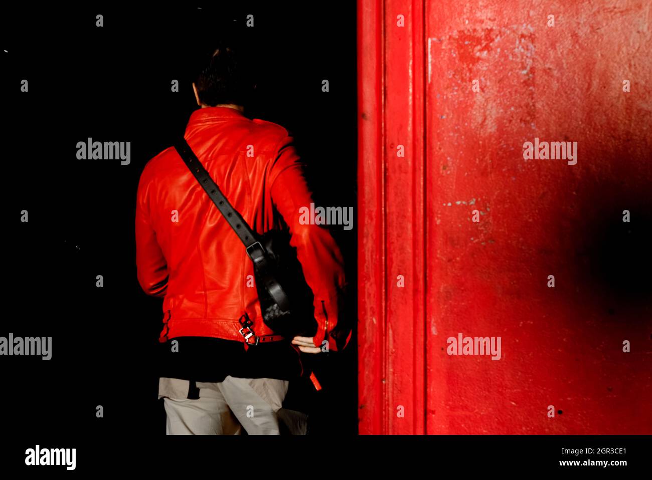 Phone booth night man hi-res stock photography and images - Alamy