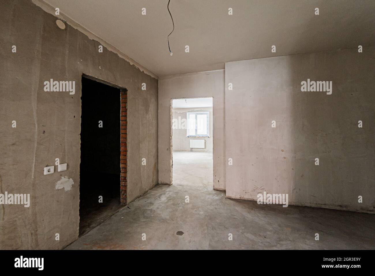 Empty corridor old residential building hi-res stock photography and ...