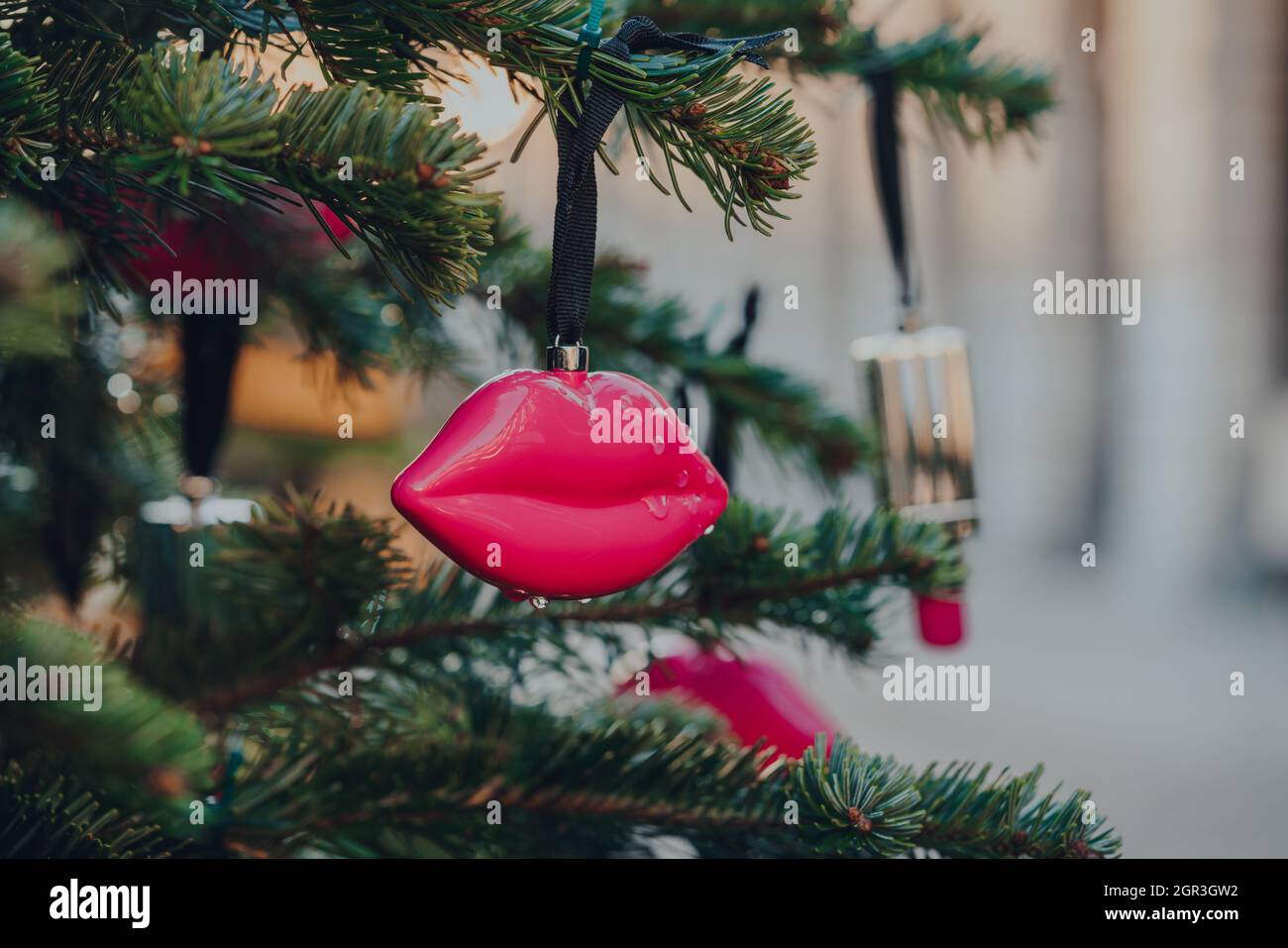 Lipstick Advertisement High Resolution Stock Photography and Images - Alamy