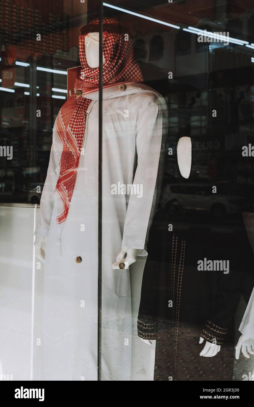 Kandora dubai hi-res stock photography and images - Alamy