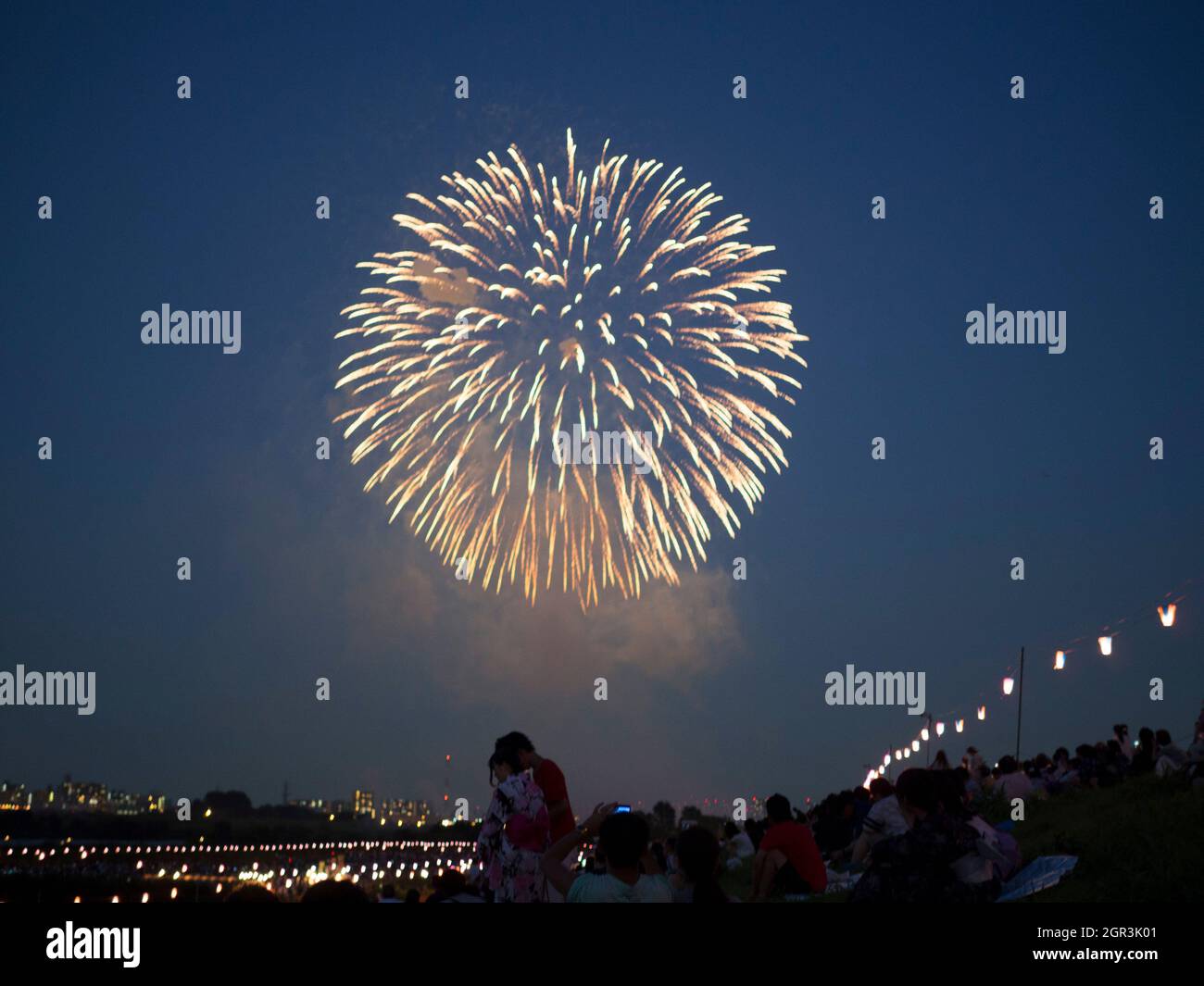 Japanese fireworks display hi-res stock photography and images - Alamy