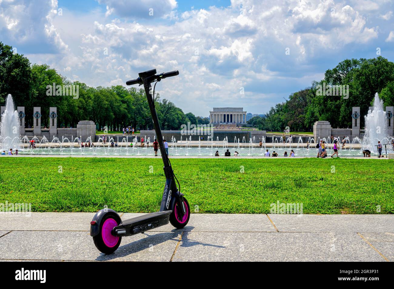 War memorial monuments hi-res stock photography and images - Alamy