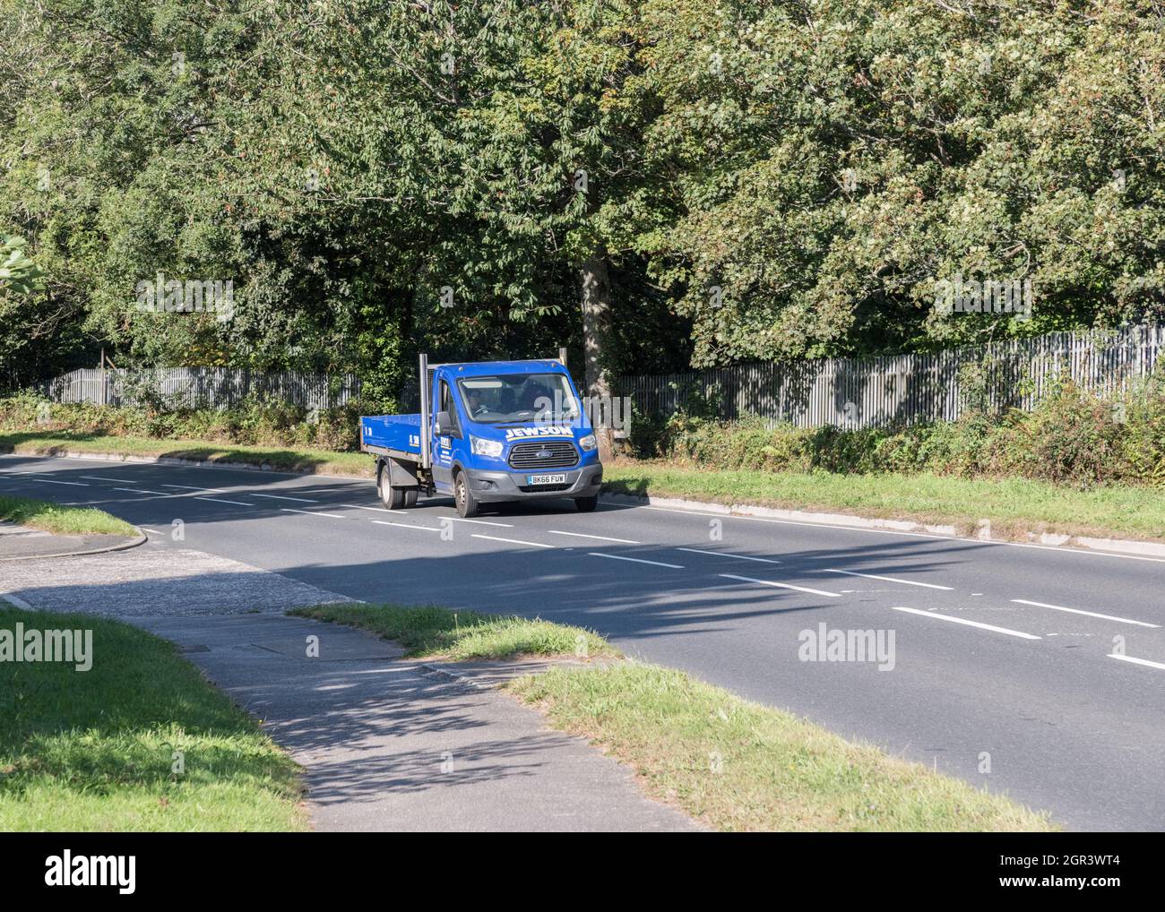 Blue jewson delivery truck hi-res stock photography and images - Alamy