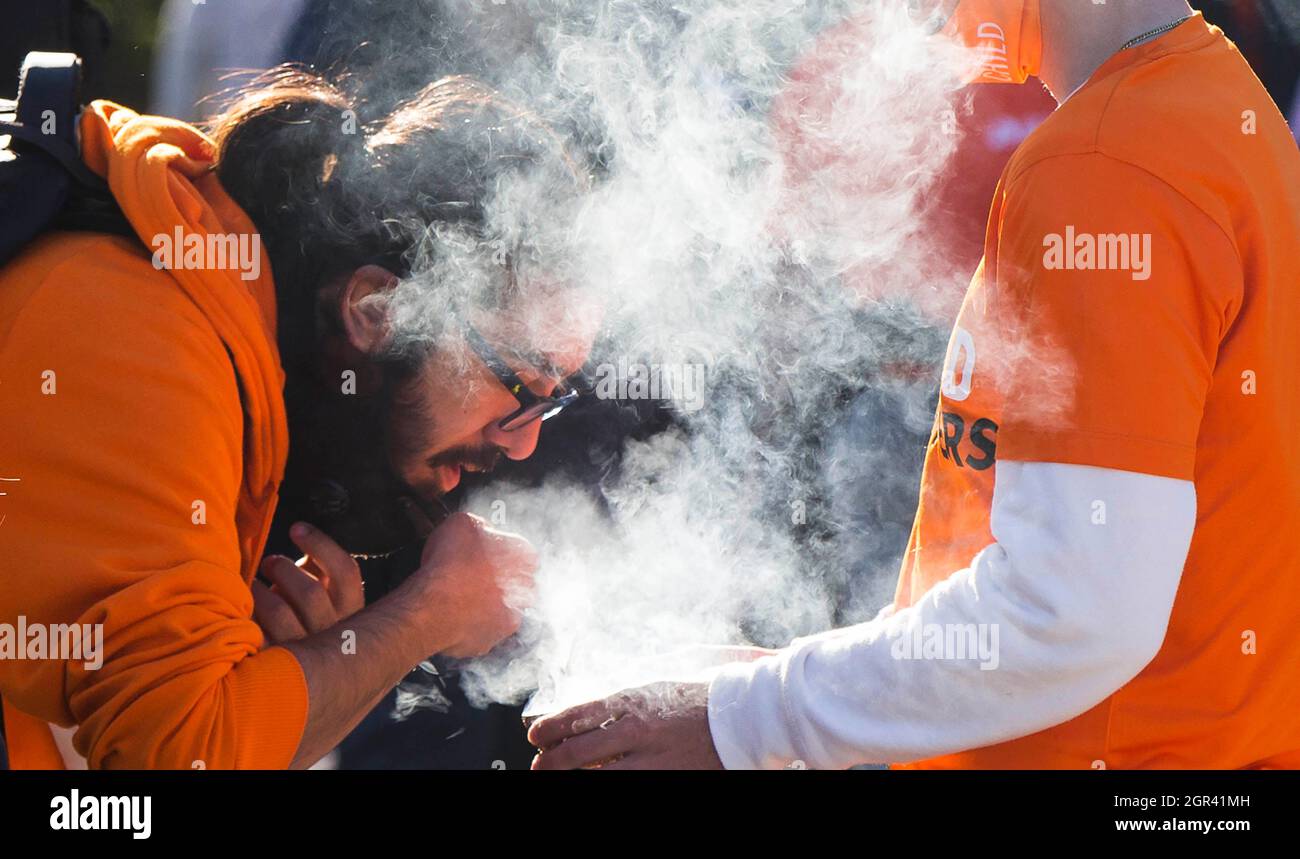 Smudging ceremony hi-res stock photography and images - Alamy