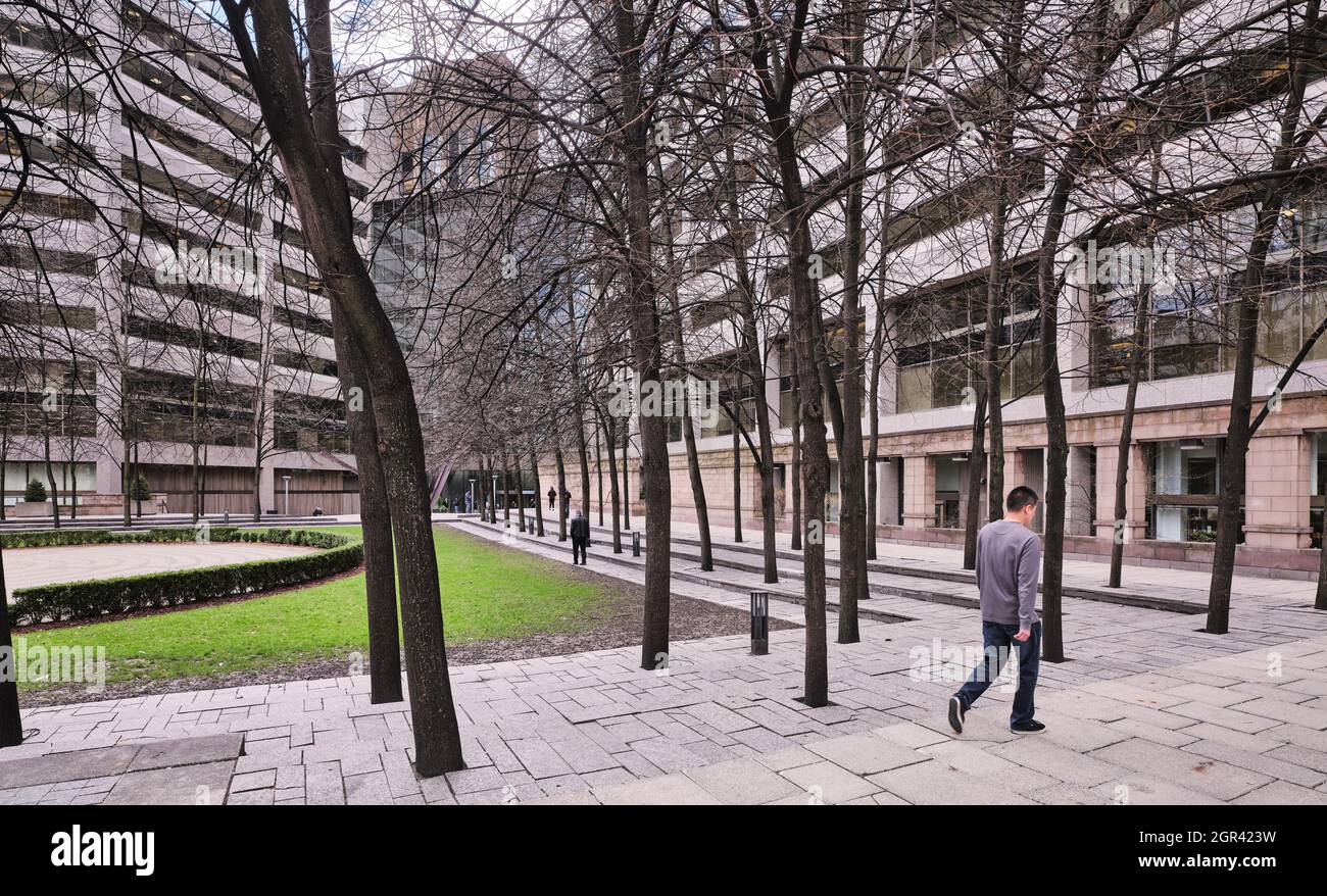 Trinity Square Park Toronto Stock Photo - Alamy