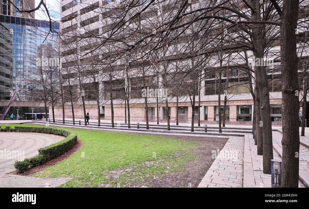 Trinity Square Park Toronto Stock Photo - Alamy