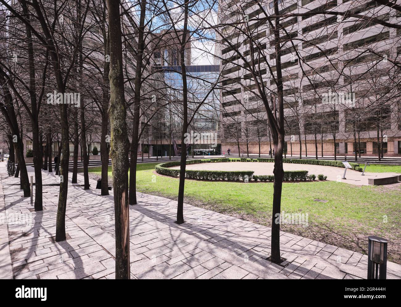 Trinity Square Park Toronto Stock Photo - Alamy