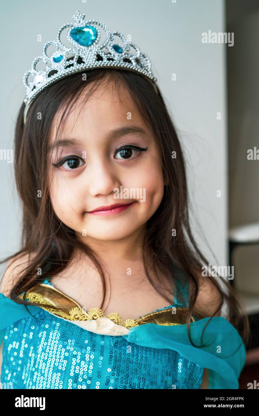 East indian princess hi-res stock photography and images - Alamy