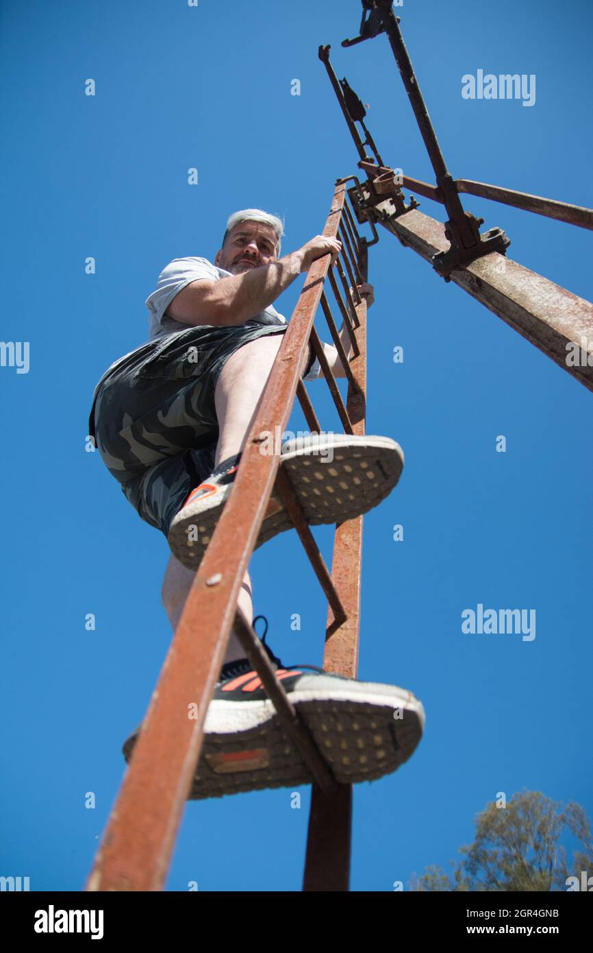 Men climbing mast hi-res stock photography and images - Alamy