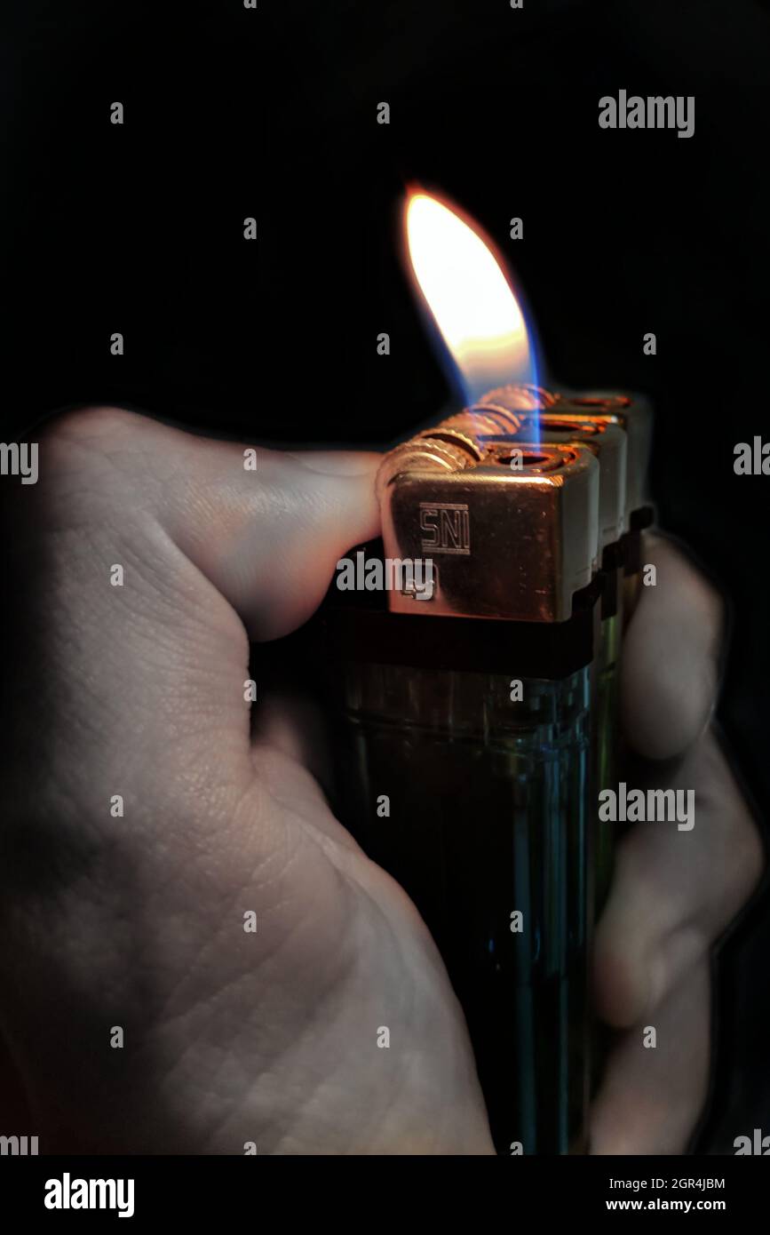 Getting burned hi-res stock photography and images - Alamy