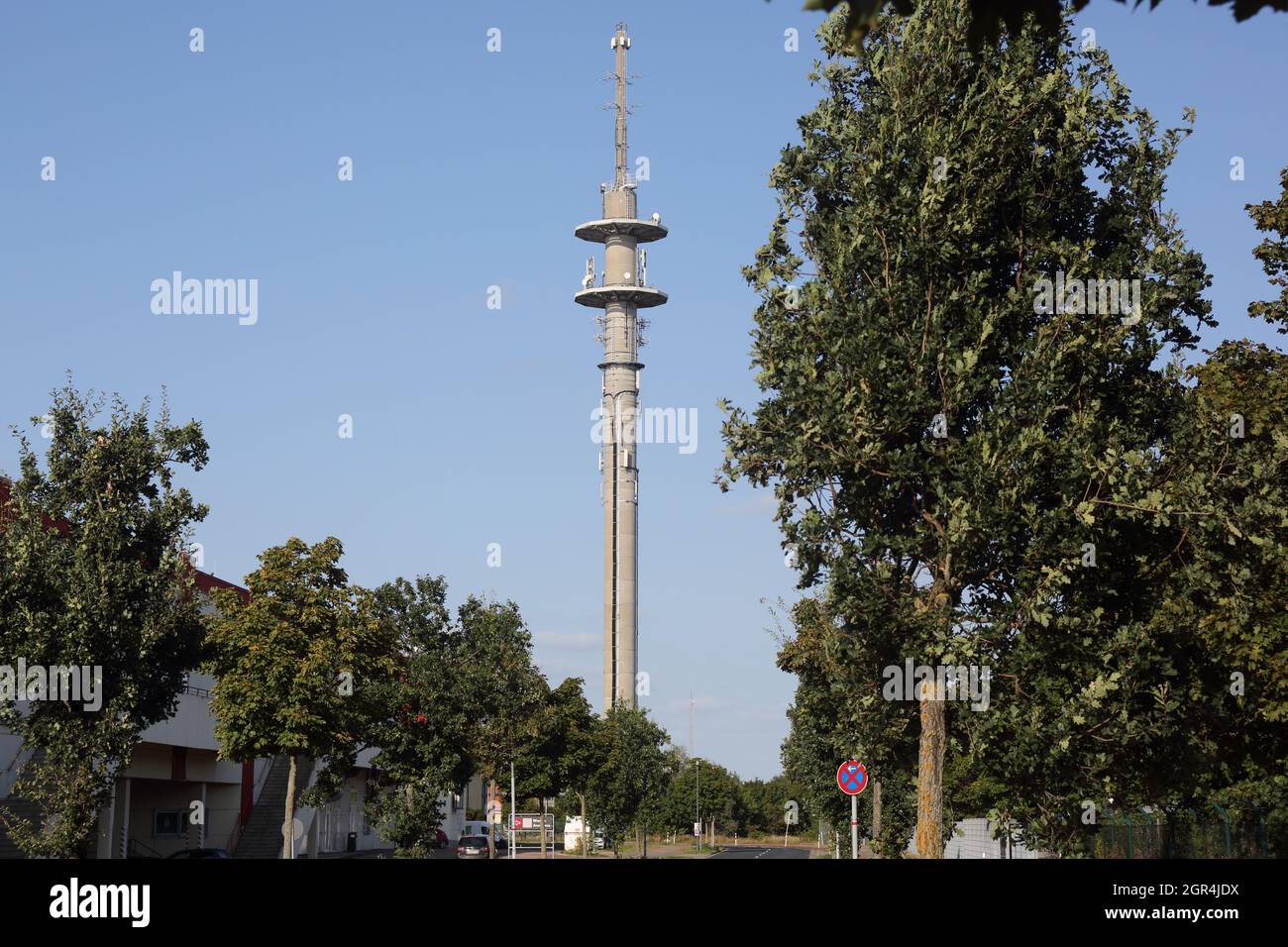 solid radio mast Stock Photo - Alamy