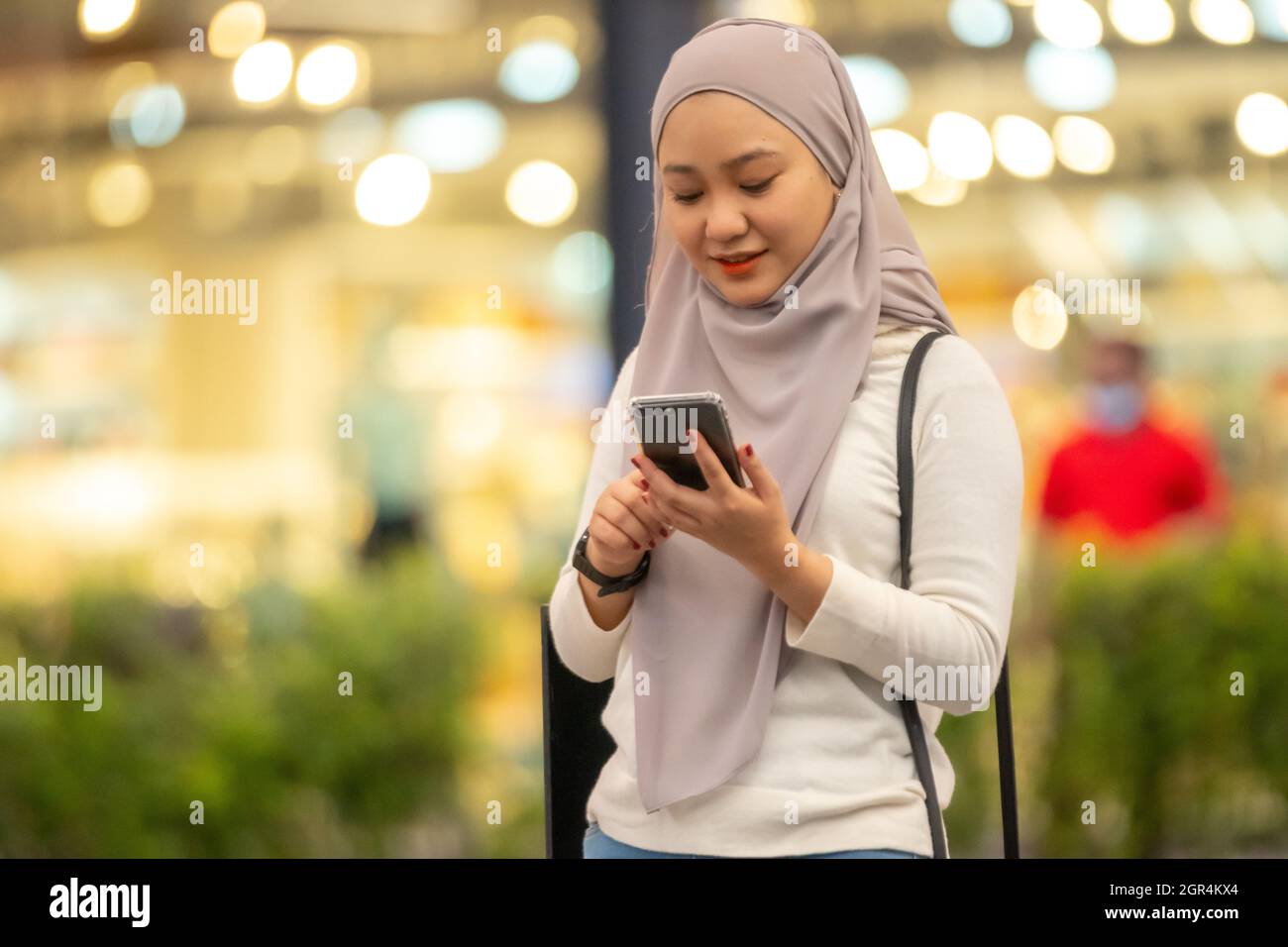 Beautiful malay girl hi-res stock photography and images - Alamy