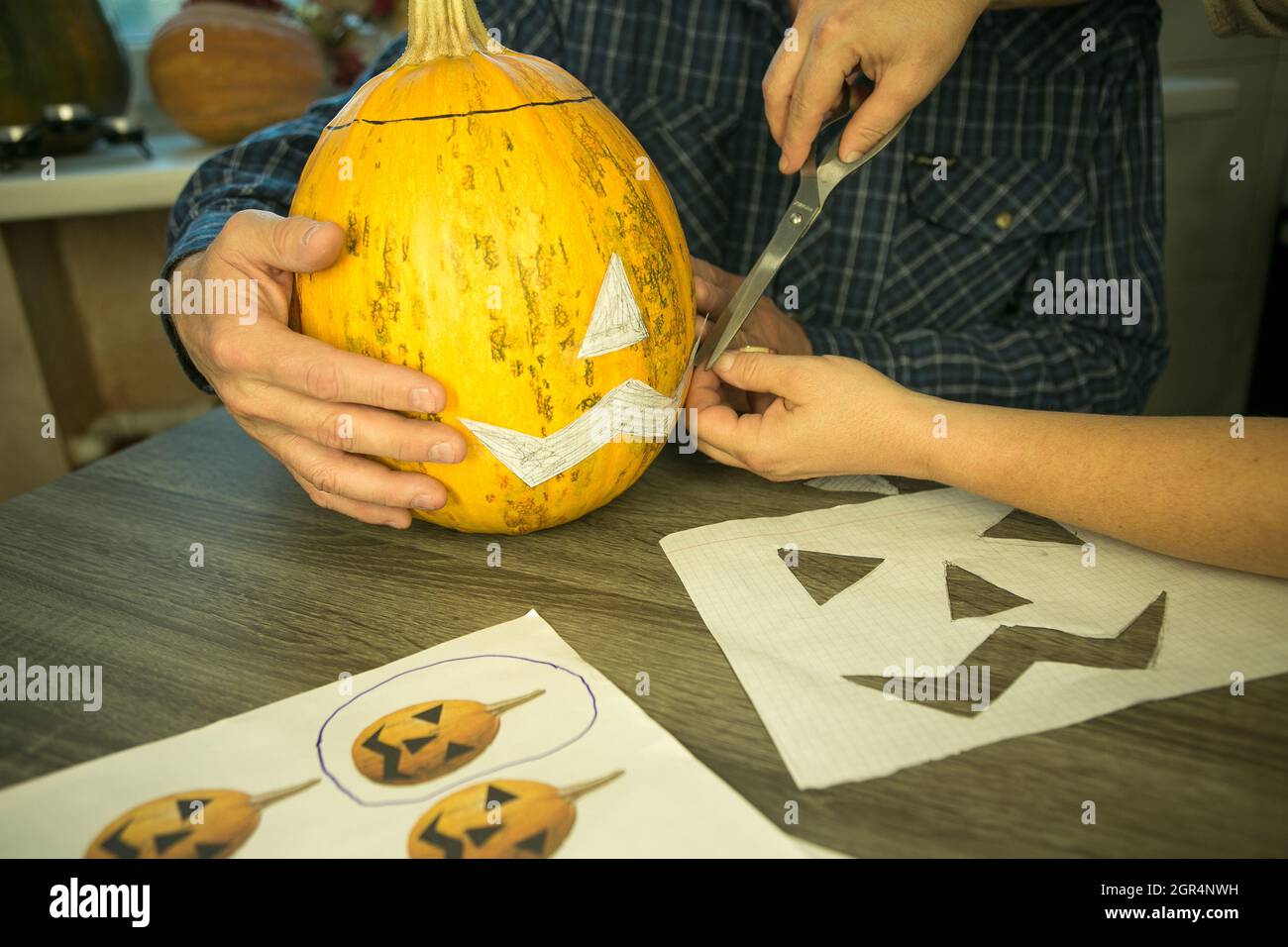 Making Jack O'Lantern at home. The process of creating a Jack O'Lantern ...