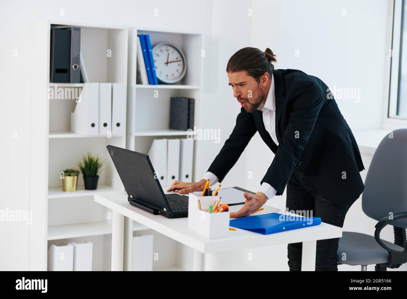 businessmen office work blue document folder boss Stock Photo - Alamy