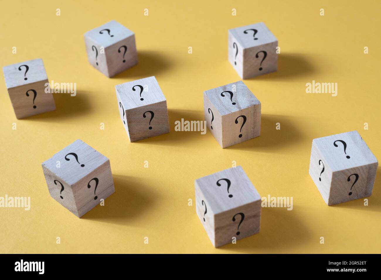 Question mark dice hi-res stock photography and images - Alamy