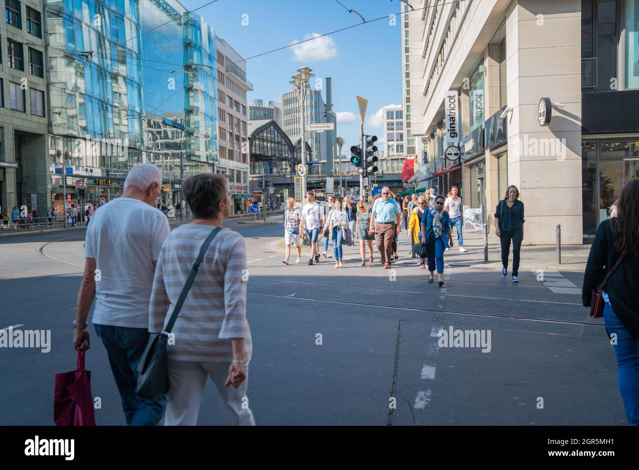 Germany berlin pedestrian crossing light hi-res stock photography and ...