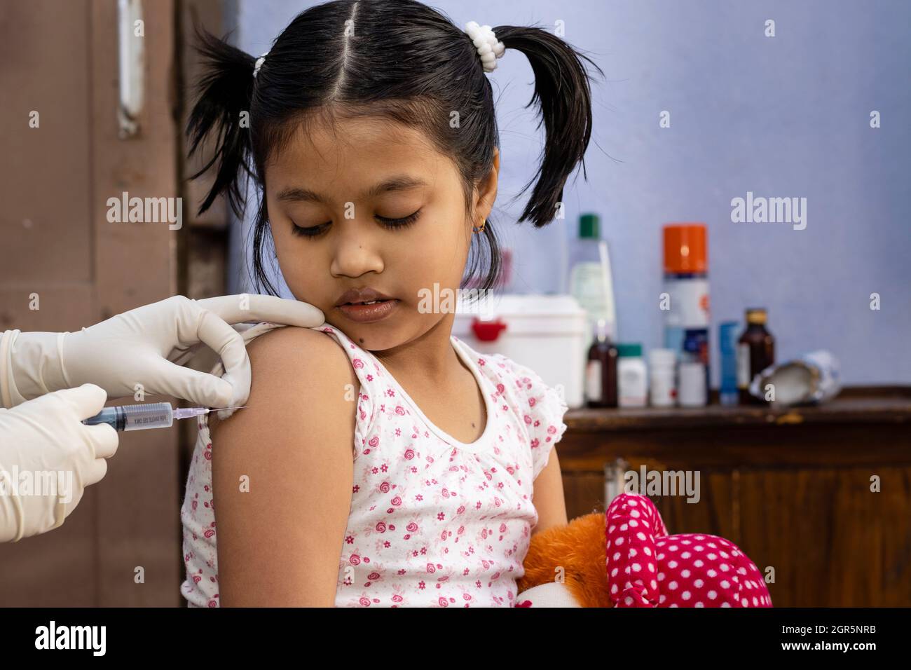 Child india injection hi-res stock photography and images - Alamy