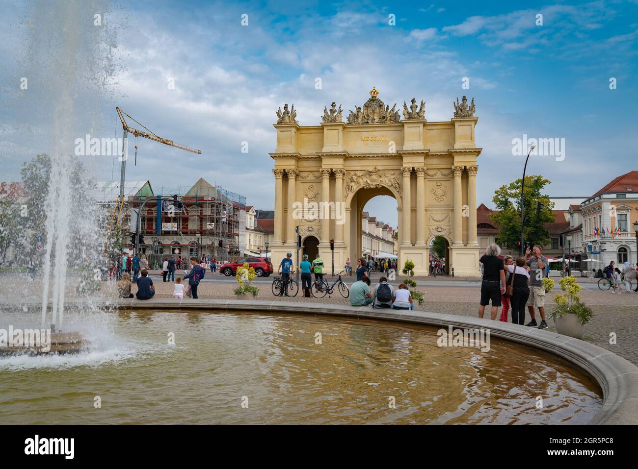 Leading to a triumphal gate hi-res stock photography and images - Alamy