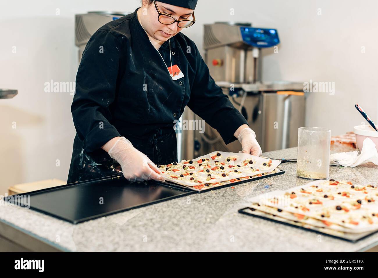 Brussels chocolate production hi-res stock photography and images - Alamy
