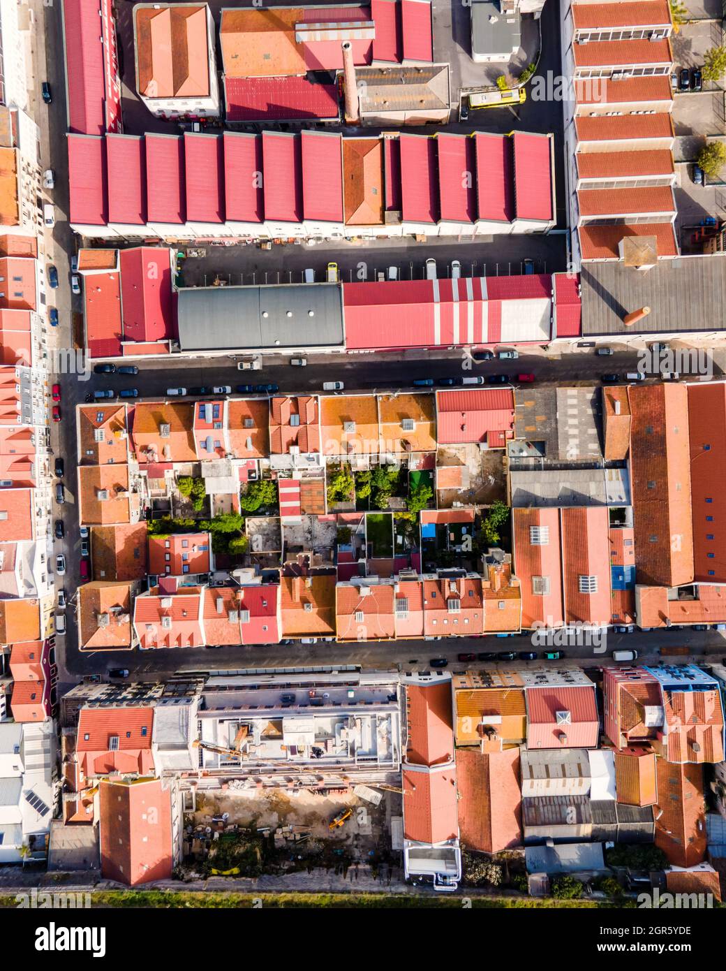 Lisbon slum hi-res stock photography and images - Alamy