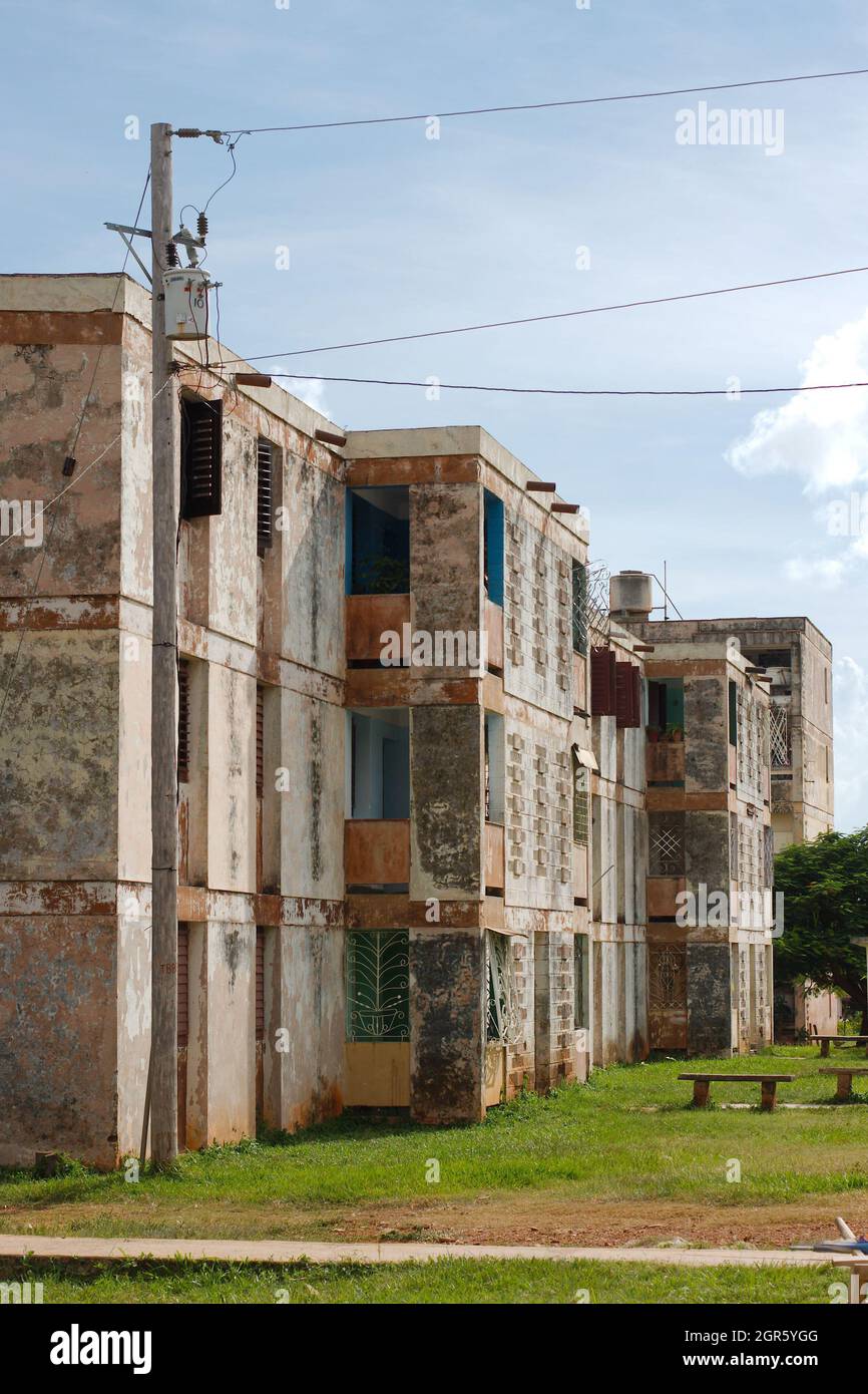 Run down apartment hi-res stock photography and images - Alamy