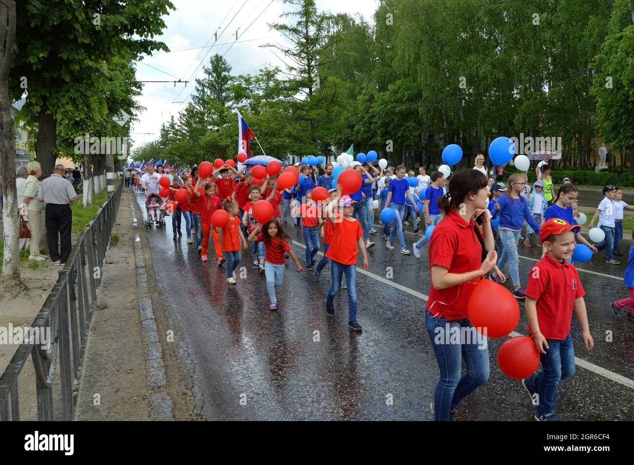 Kovrov, Russia. 12 June 2017. Holiday Day of Russia. Festive parade on ...