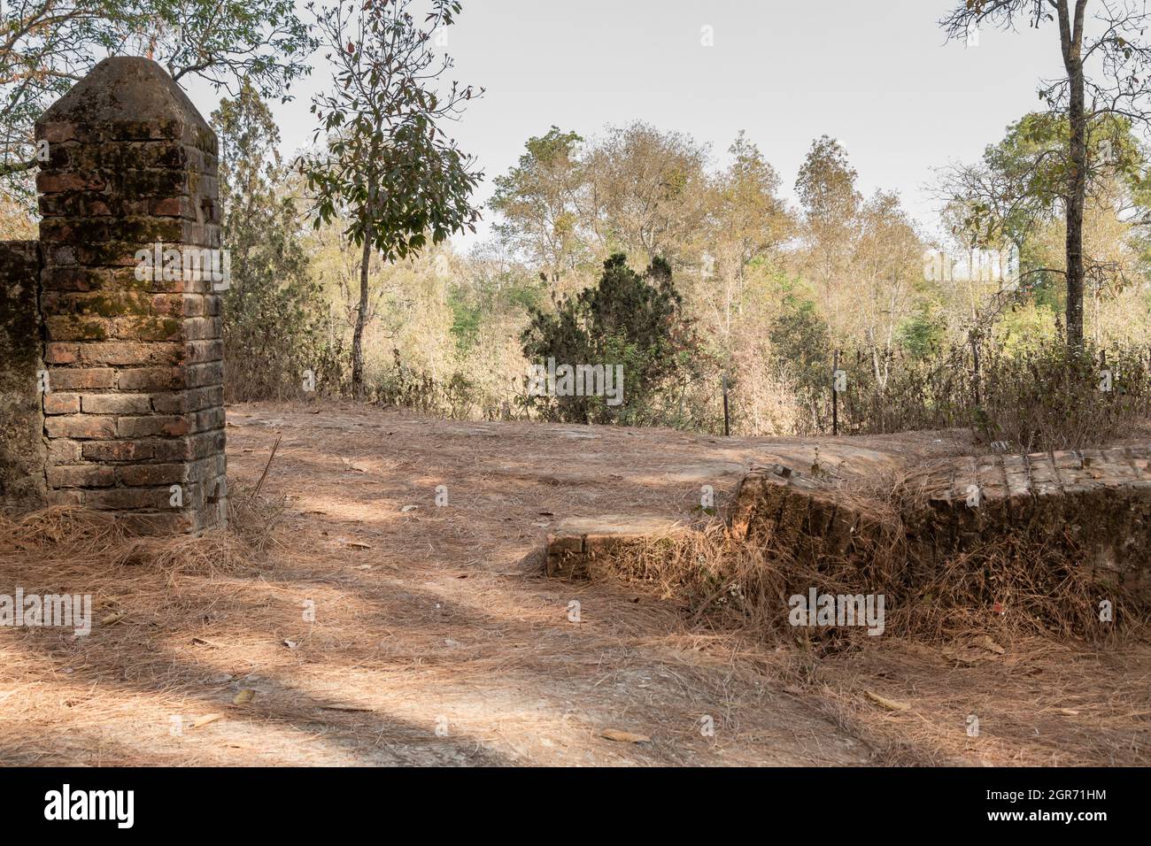 Ruined entrance gate to the Shreenagar Picnic Part at Shreenagar ...