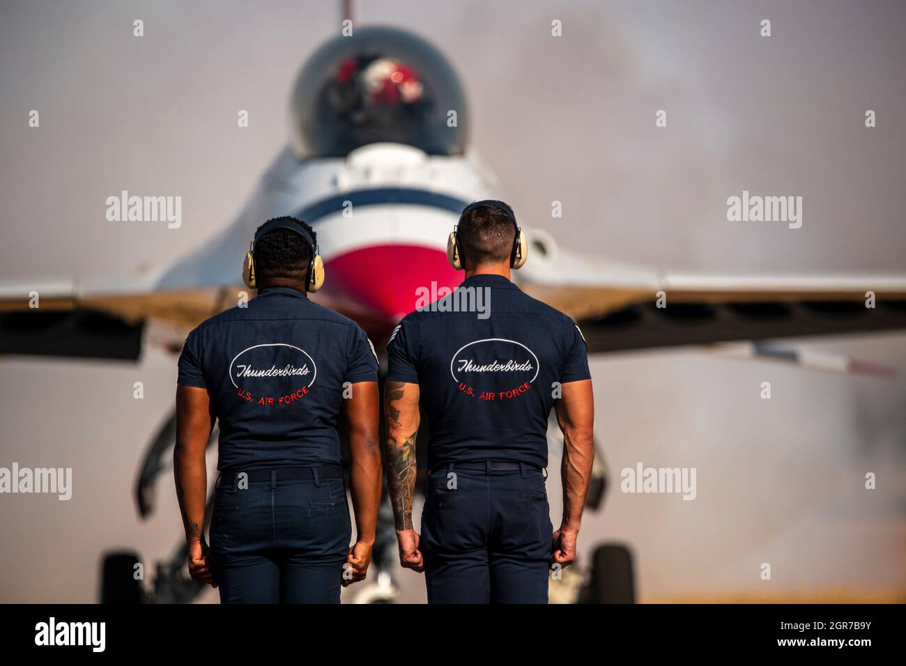 Members of the U.S. Air Force Air Demonstration Squadron, "Thunderbirds ...