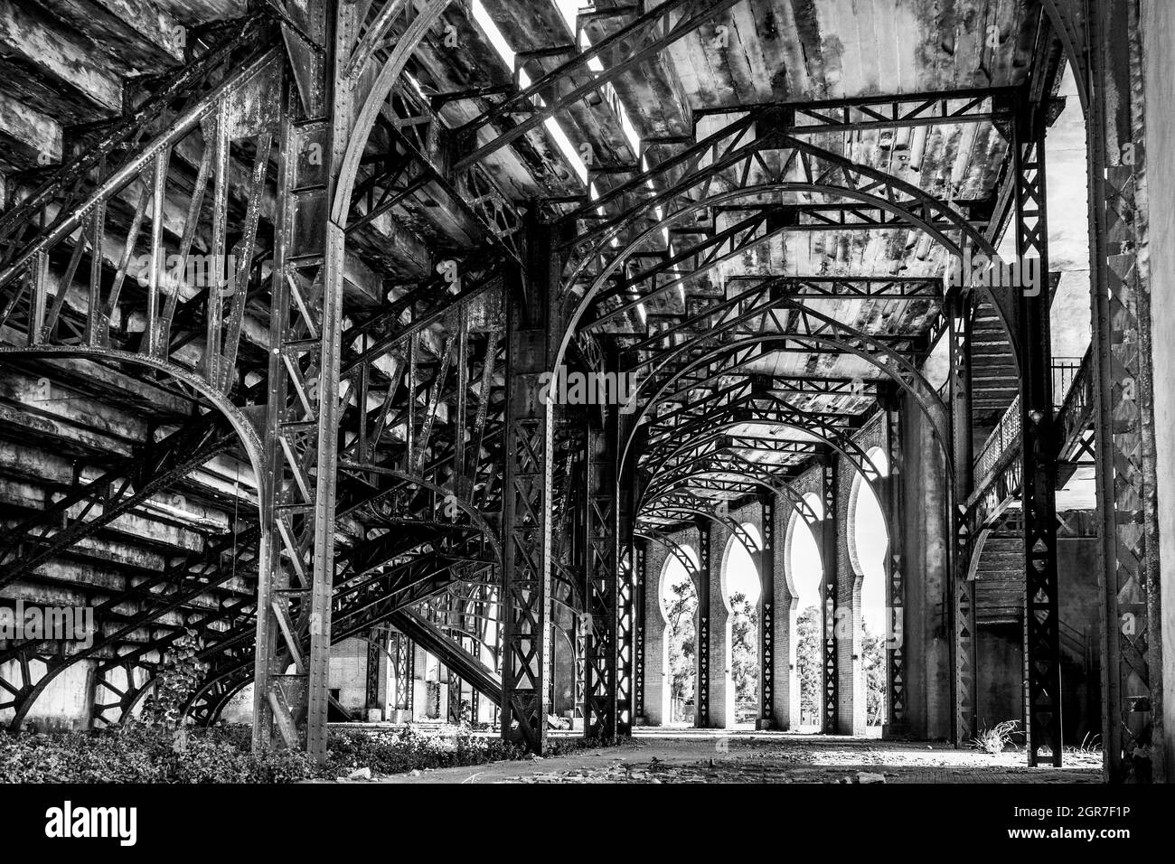 Run down factory south america hi-res stock photography and images - Alamy