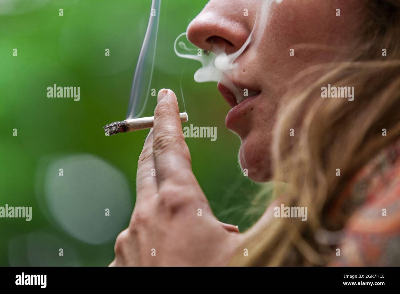 Girl smoking weed hi-res stock photography and images - Alamy
