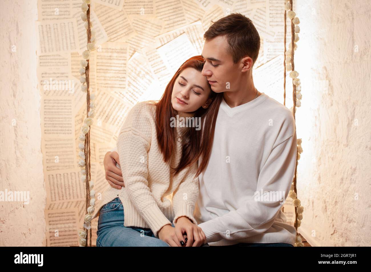 Two women posing in a photo studio hi-res stock photography and images ...