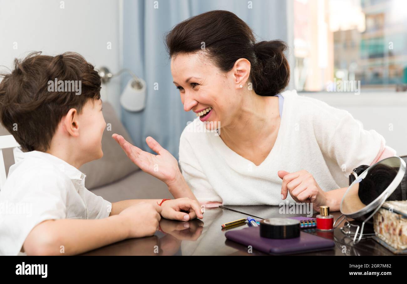 Mom son talking hi-res stock photography and images - Alamy