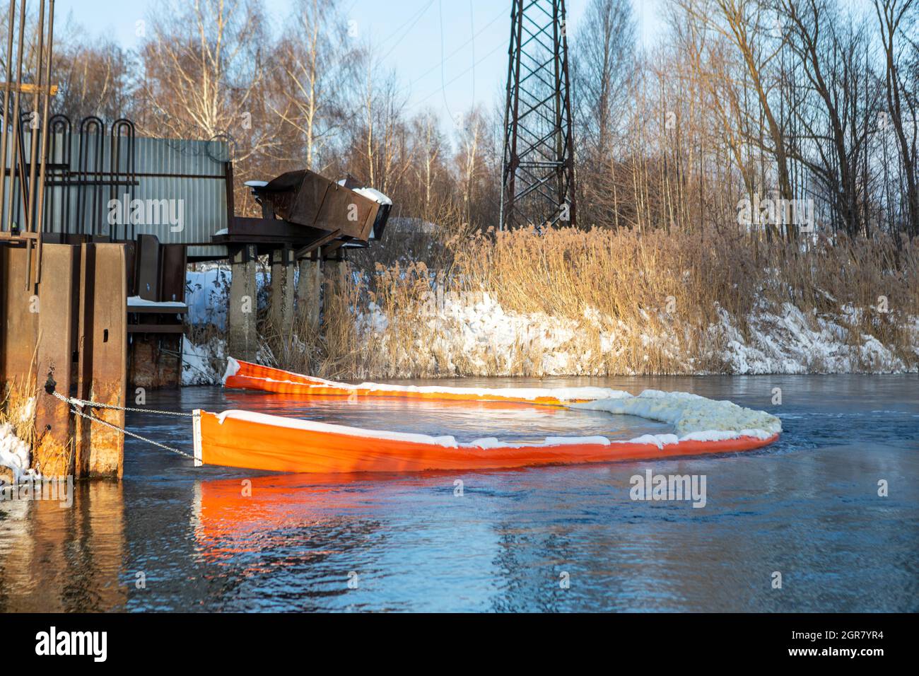 Floating containment boom hi-res stock photography and images - Alamy