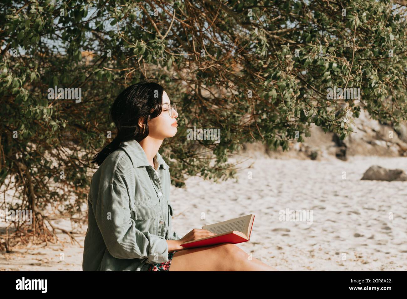 Page three girl hi-res stock photography and images - Alamy