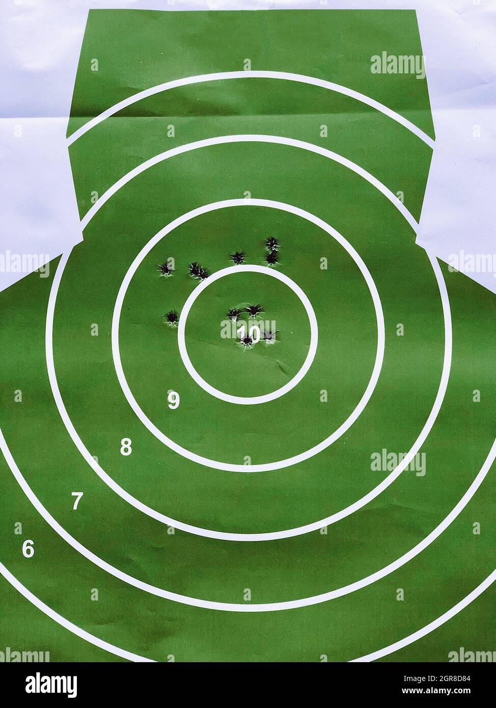Shooting circle target bullet hole hi-res stock photography and images ...